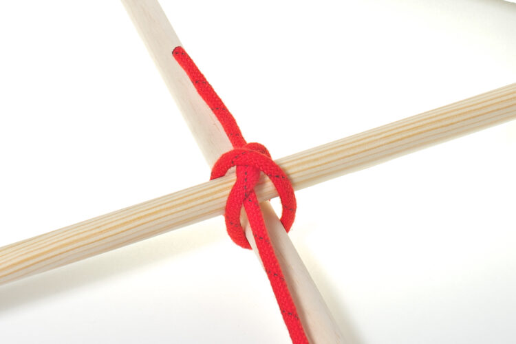 How to Tie a Transom Knot – Mother Earth News